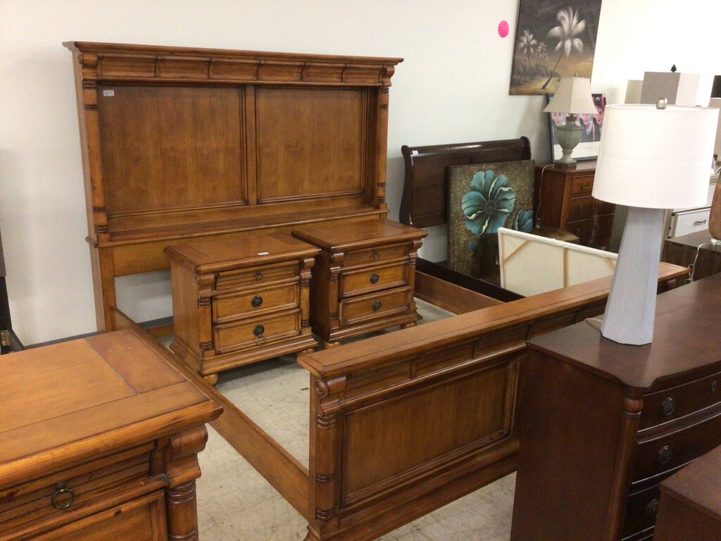 BEDROOM – Chic and Cozy Consignment